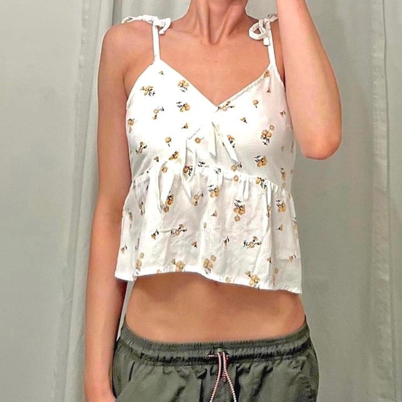 Hollister | Tops | Cottagecore Coqutte Babydoll Style Flower Velvet Tie ...